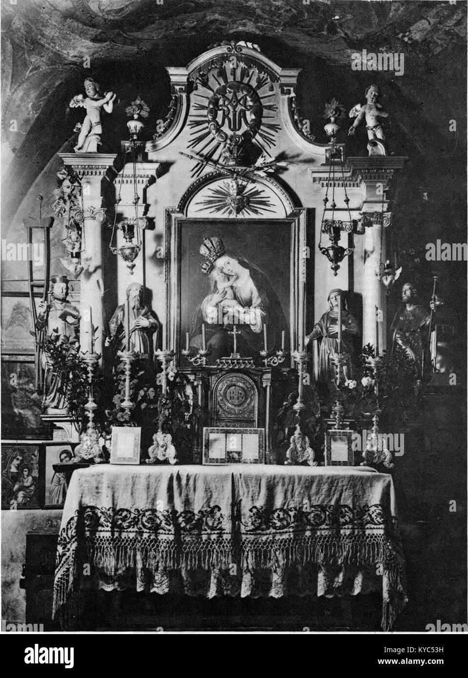 Oltar s čudodelno Layerjevo sliko Marije Pomočnice na Brezjah 1928 ...