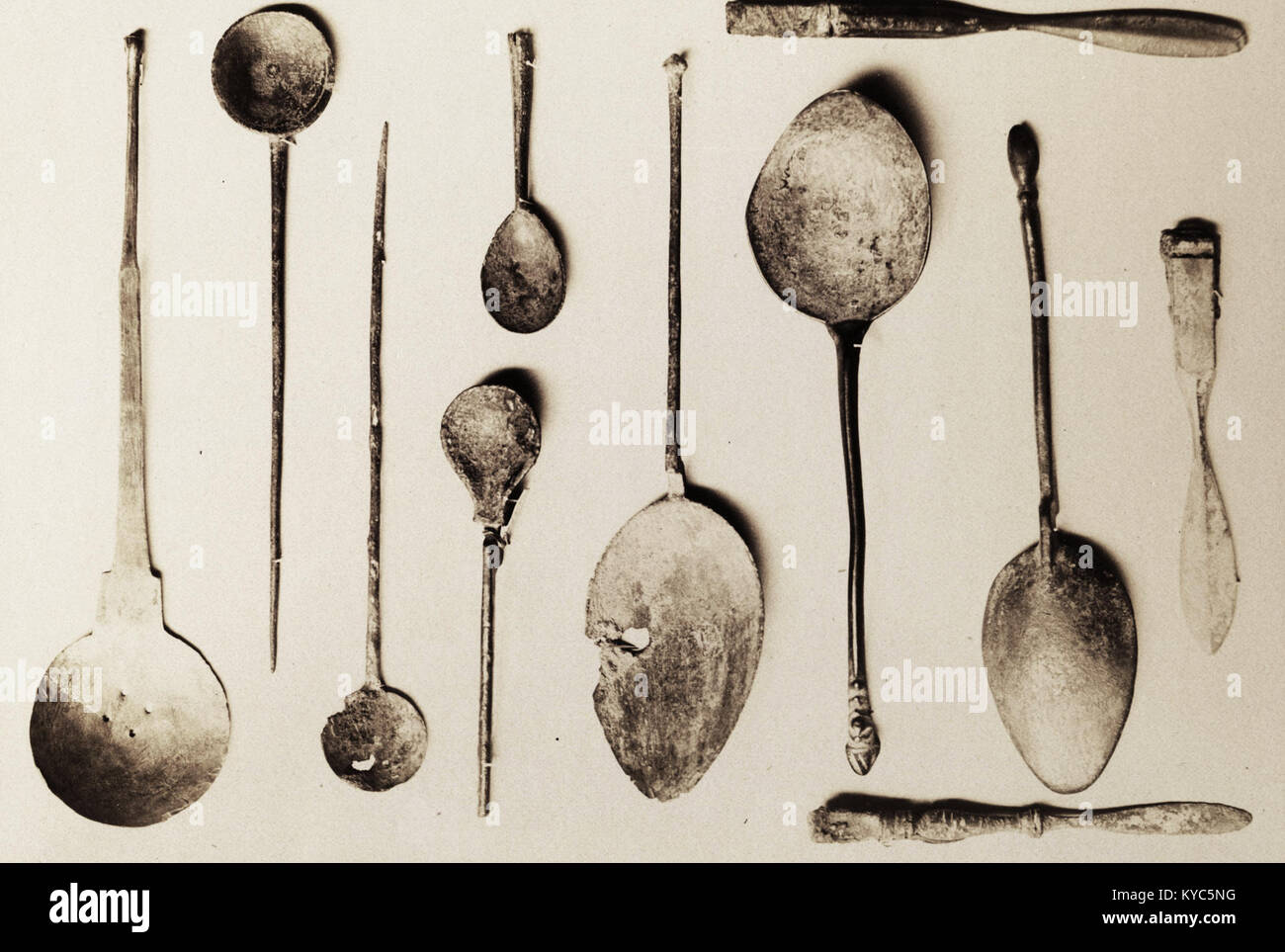 1900s medical instruments hi-res stock photography and images - Alamy