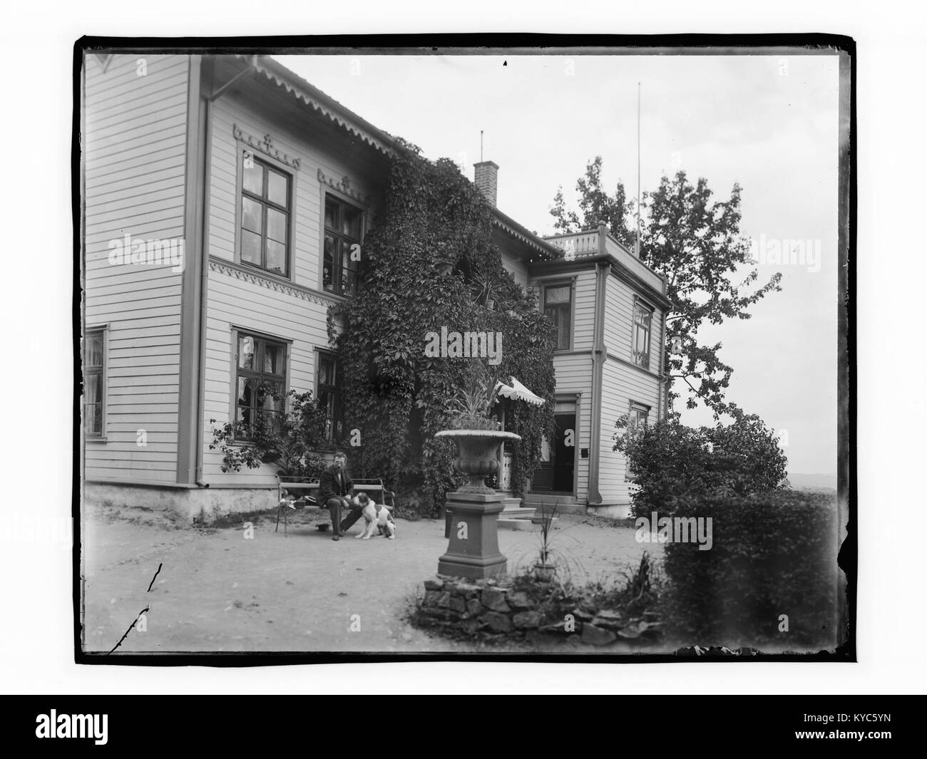 Architectural facade featuring Cut Out Stock Images & Pictures - Alamy