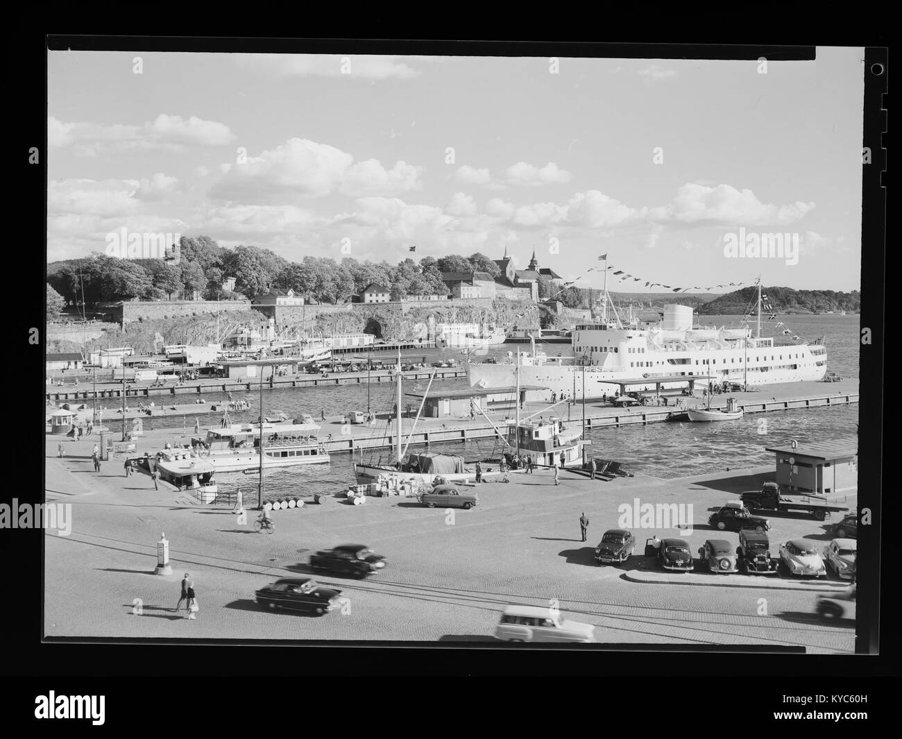 Scandinavia norway passenger ship Black and White Stock Photos & Images ...