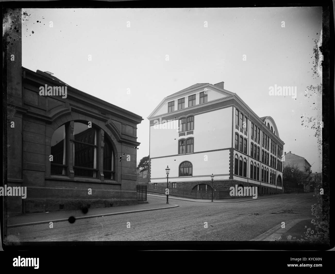 This image shows Nissen Skole (Nissen School) on Niels Juels gate 56 in ...