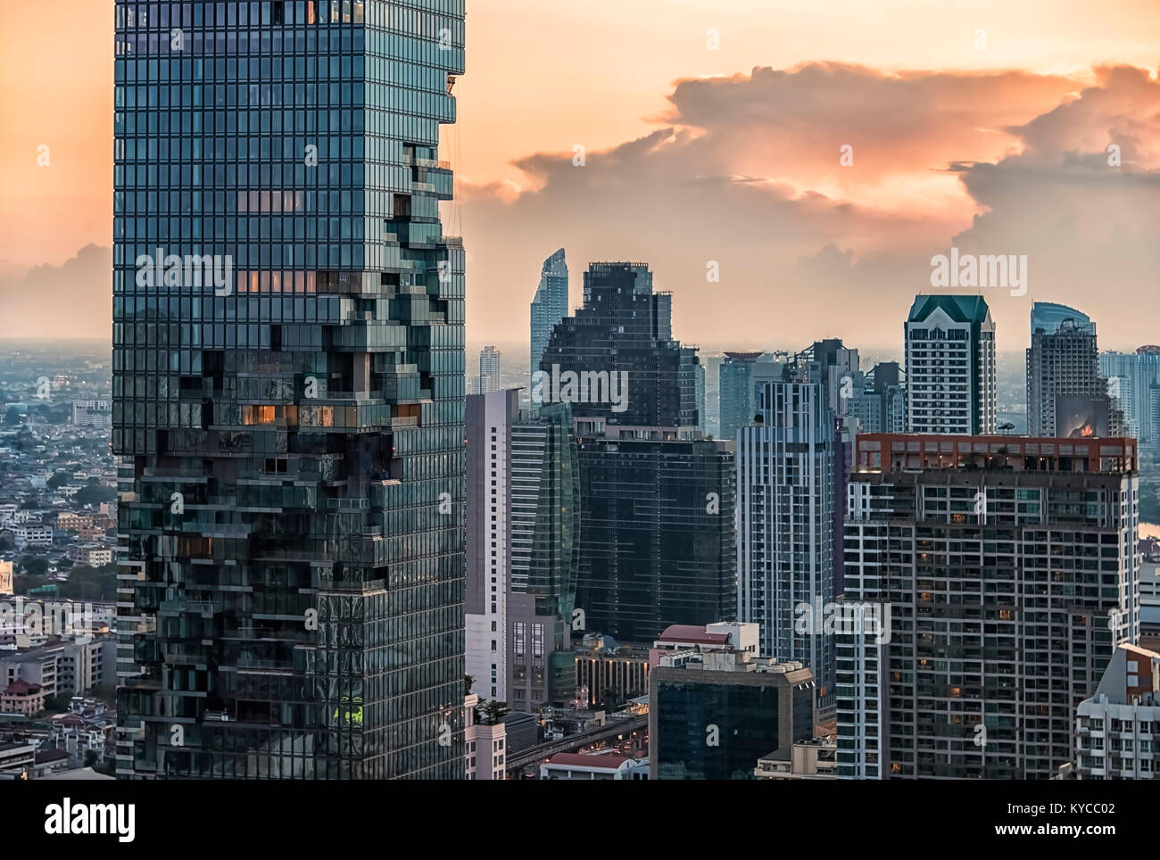 Modern city architecture complex hi-res stock photography and images ...