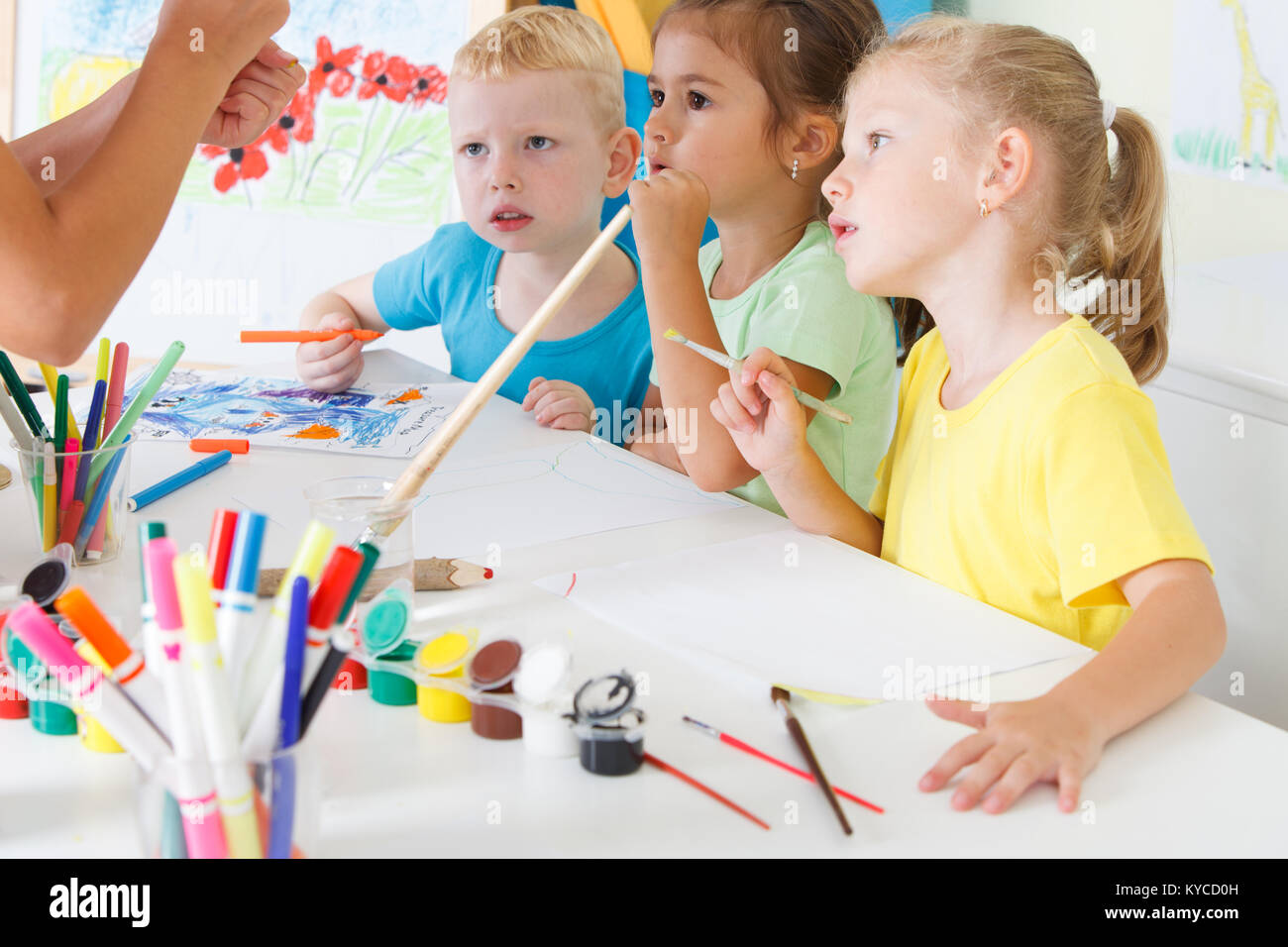 Children draw in the classroom Stock Photo - Alamy