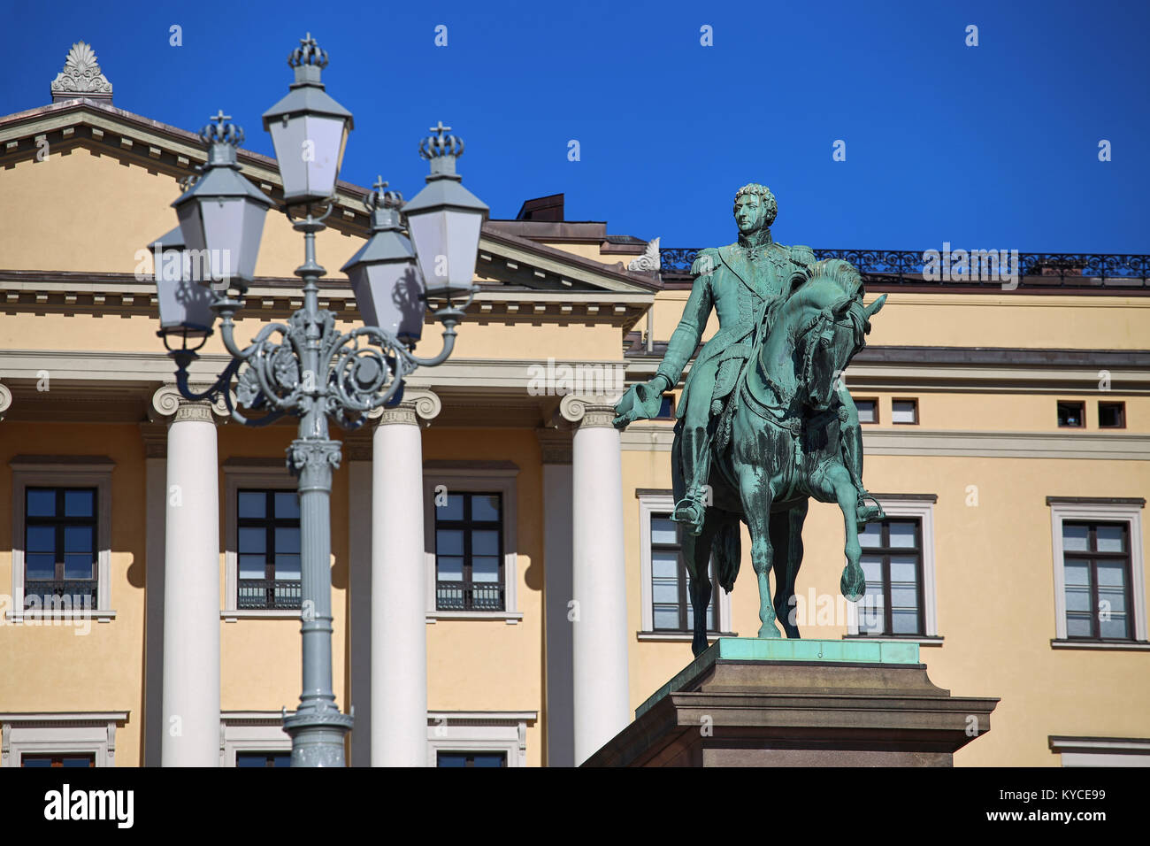 The Royal Palace and statue of King Karl Johan XIV in Oslo, Norway ...