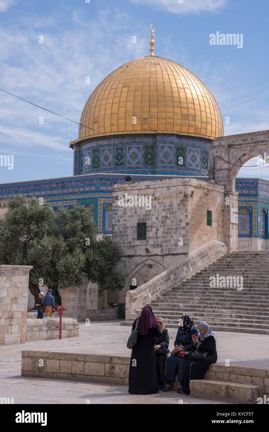 Muslim women covered with the hijab, on the mosque esplanade, Jerusalem ...
