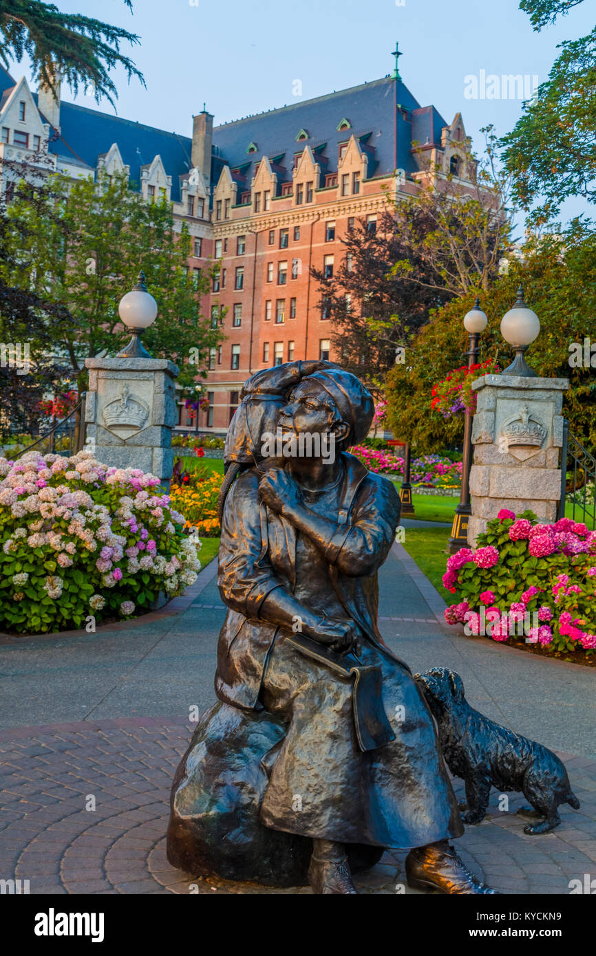 Emily Carr sculpture The Empress Hotel in the background in the Inner ...