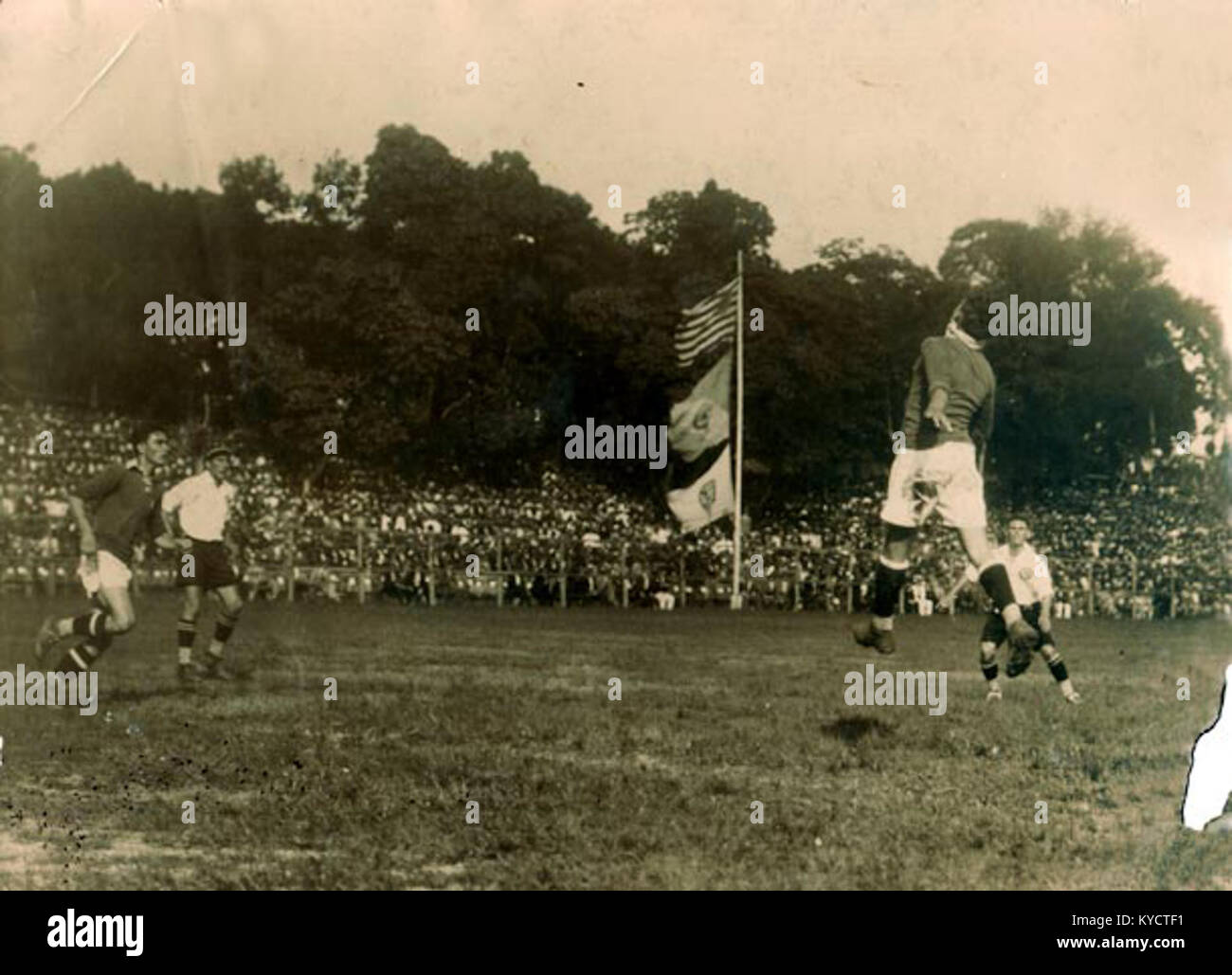A historical image from the 1920s shows a match between Palestra Itália ...