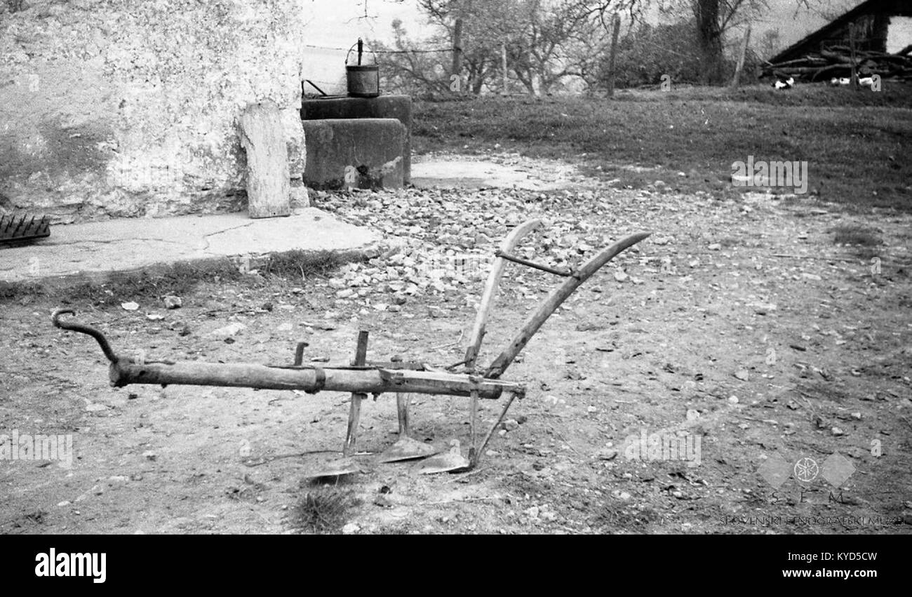 Plug okopač, Drašiči 1965 Stock Photo - Alamy