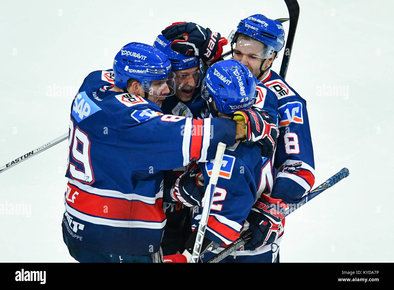 Mannheim, Germany. 14th Jan, 2018. Mannheim's David Wold (L-R ...