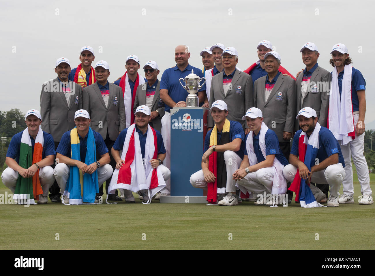 India thomas cup trophy hi-res stock photography and images - Alamy