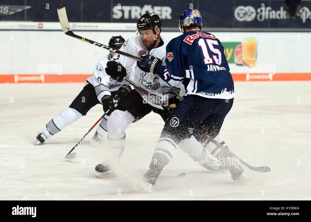 Jason brett hi-res stock photography and images - Alamy