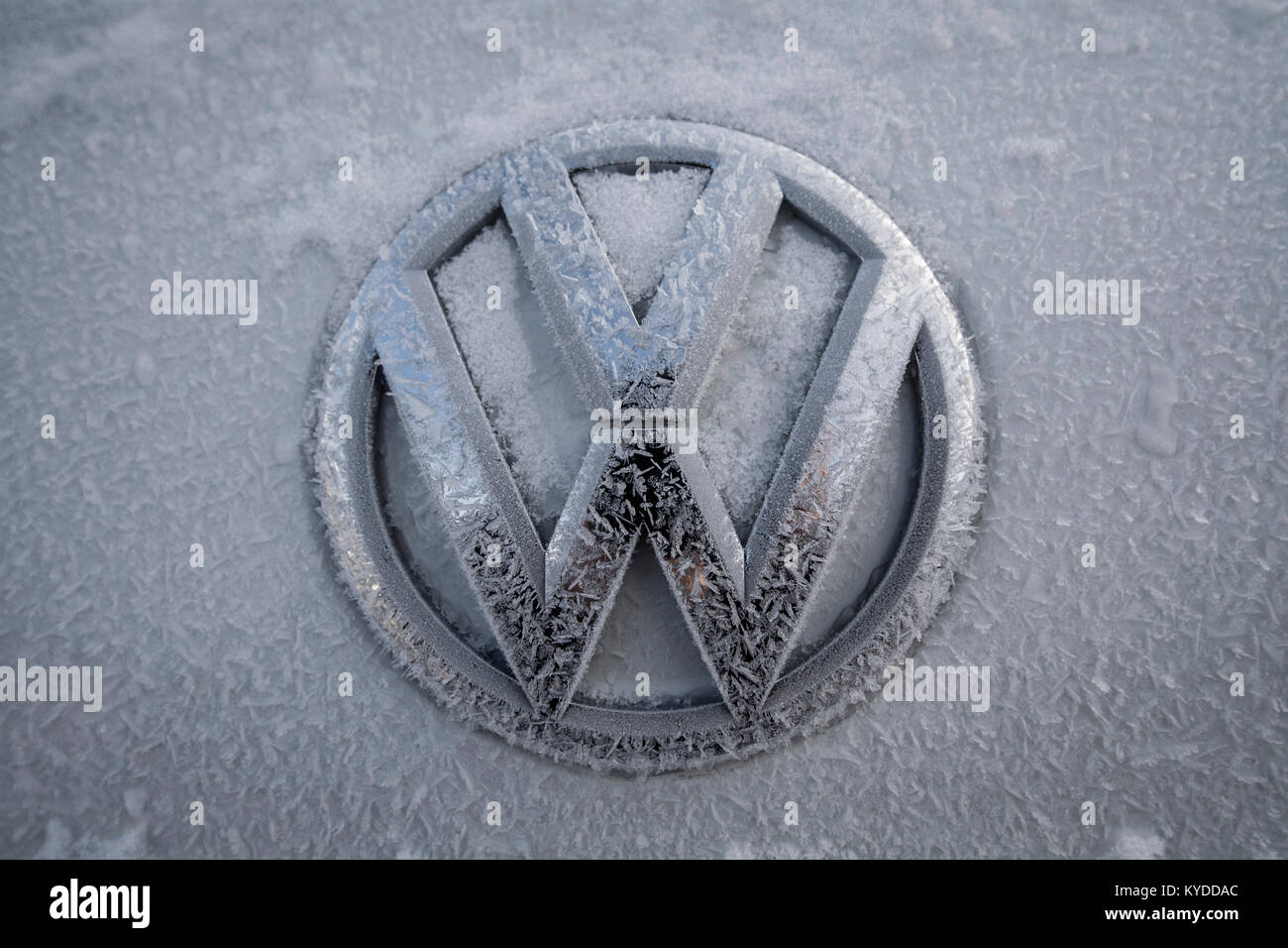 Vw logo covered in ice hi-res stock photography and images - Alamy