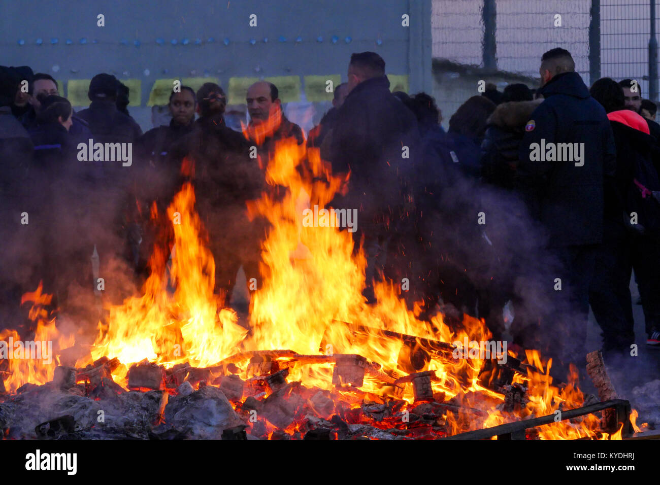 Corbas, France. 15th Jan, 2018. Called by trade unions, angry watchmen ...