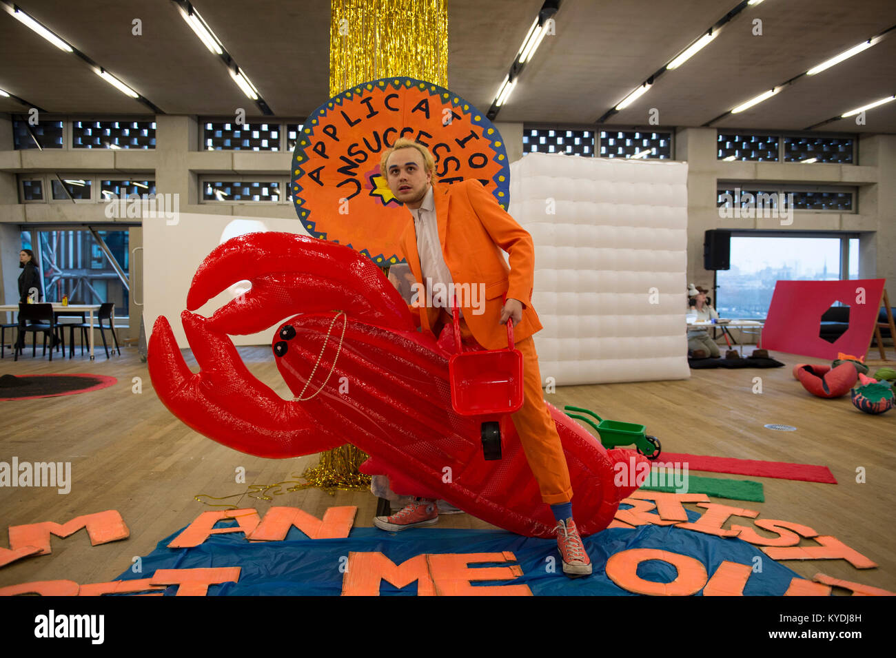 Studio complex, tate modern hi-res stock photography and images - Alamy