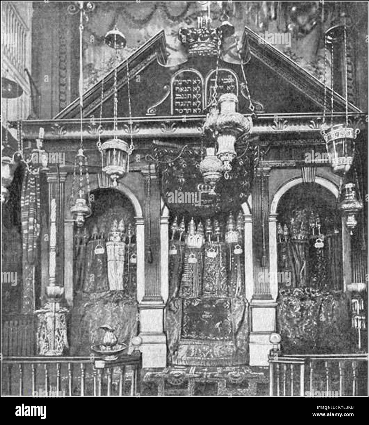 Torah ark cover hi-res stock photography and images - Alamy