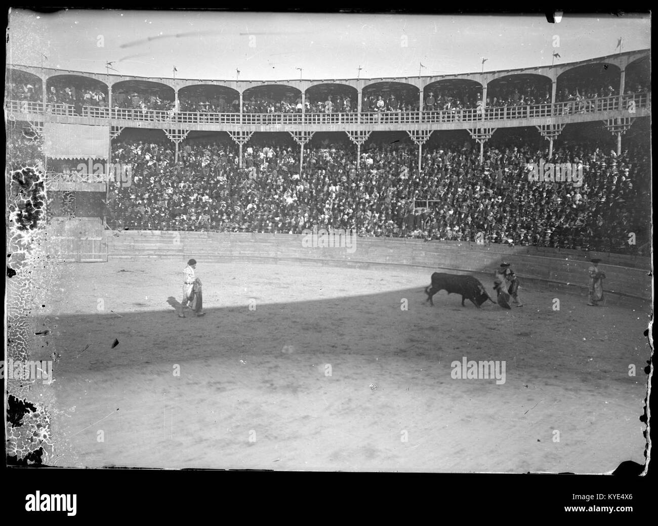 A historical photograph of a bullfighting event at Praça da Alegria ...