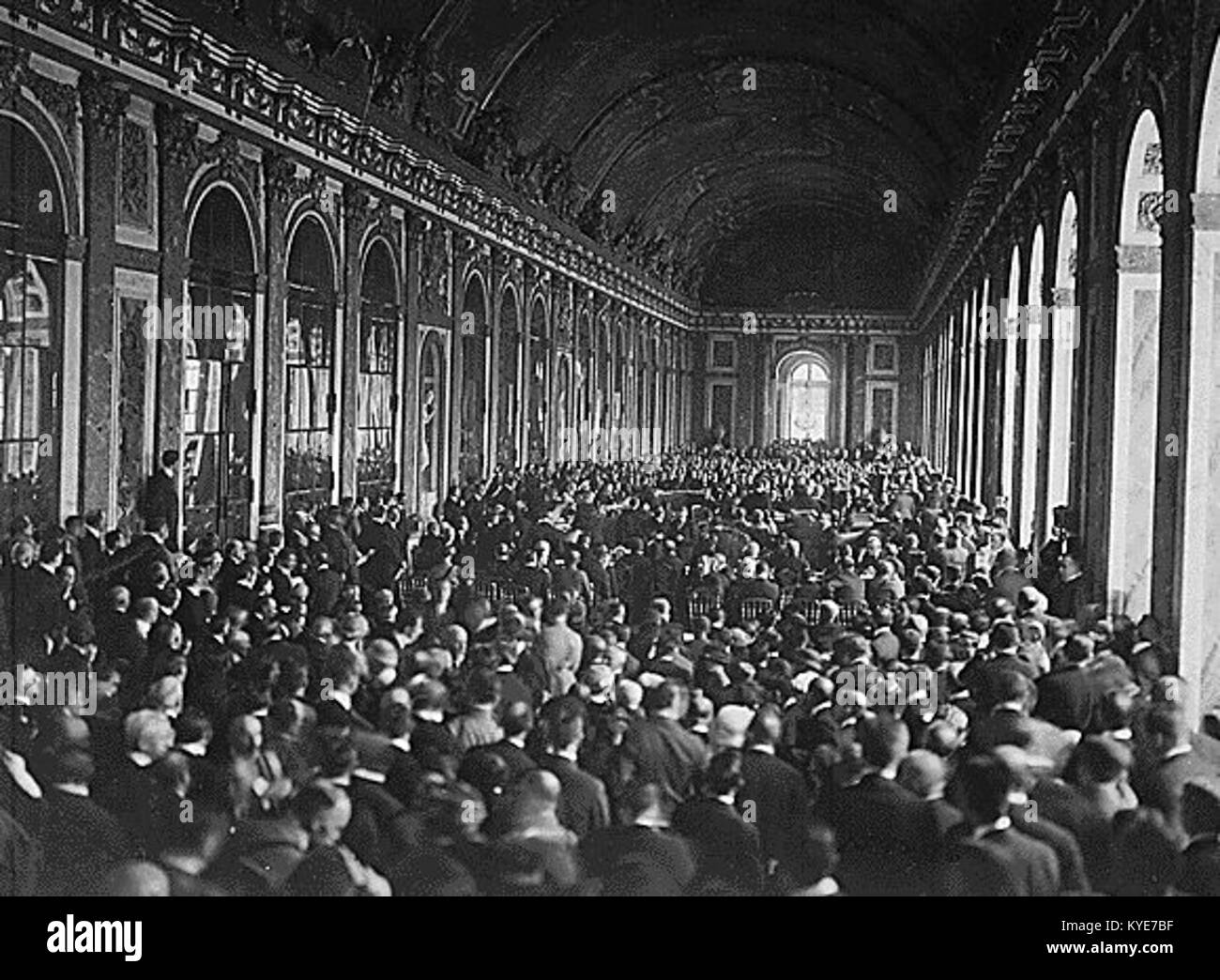 The photograph shows the signing of the Treaty of Versailles in the ...