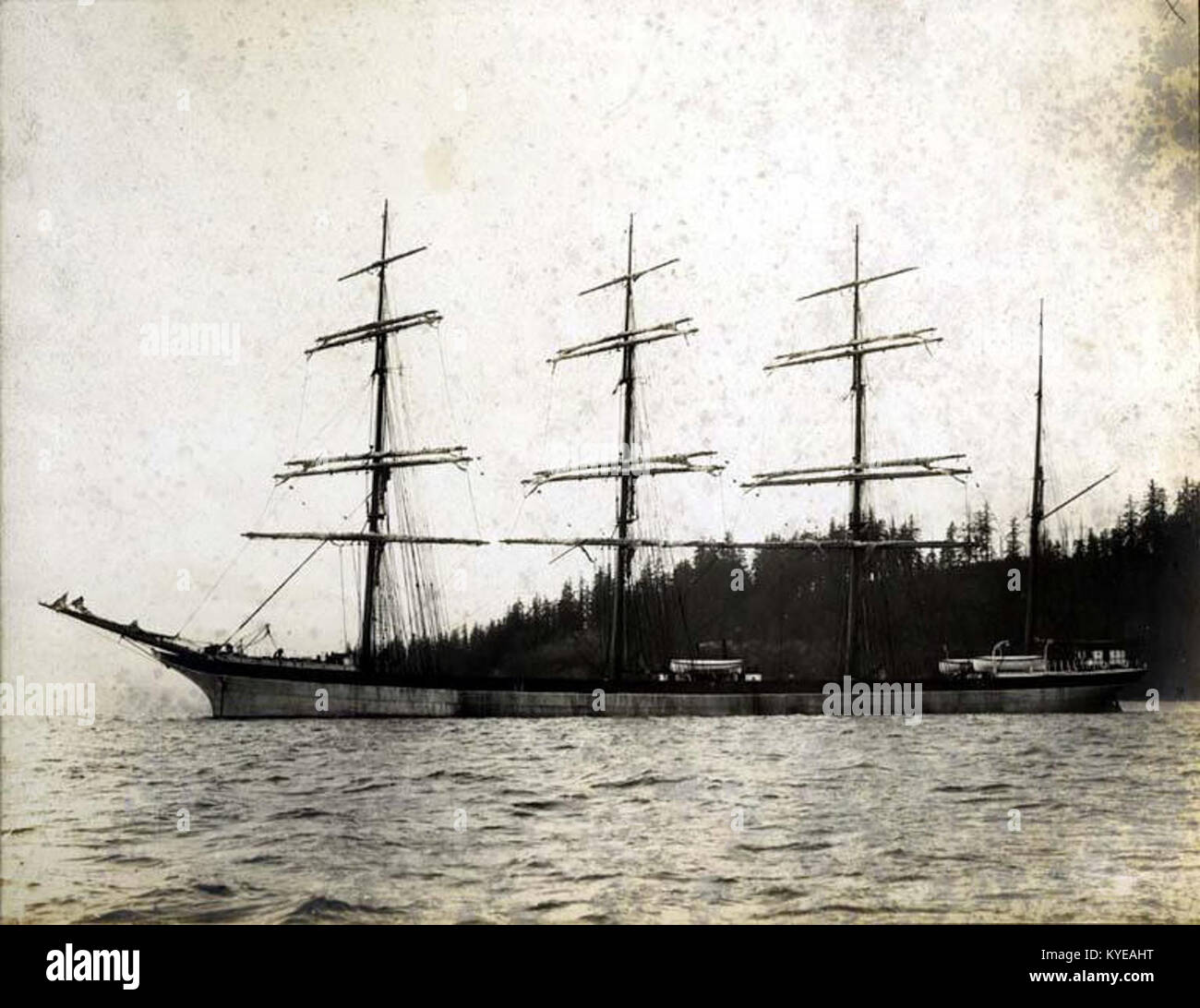 Four masted sailing ships hi-res stock photography and images - Alamy