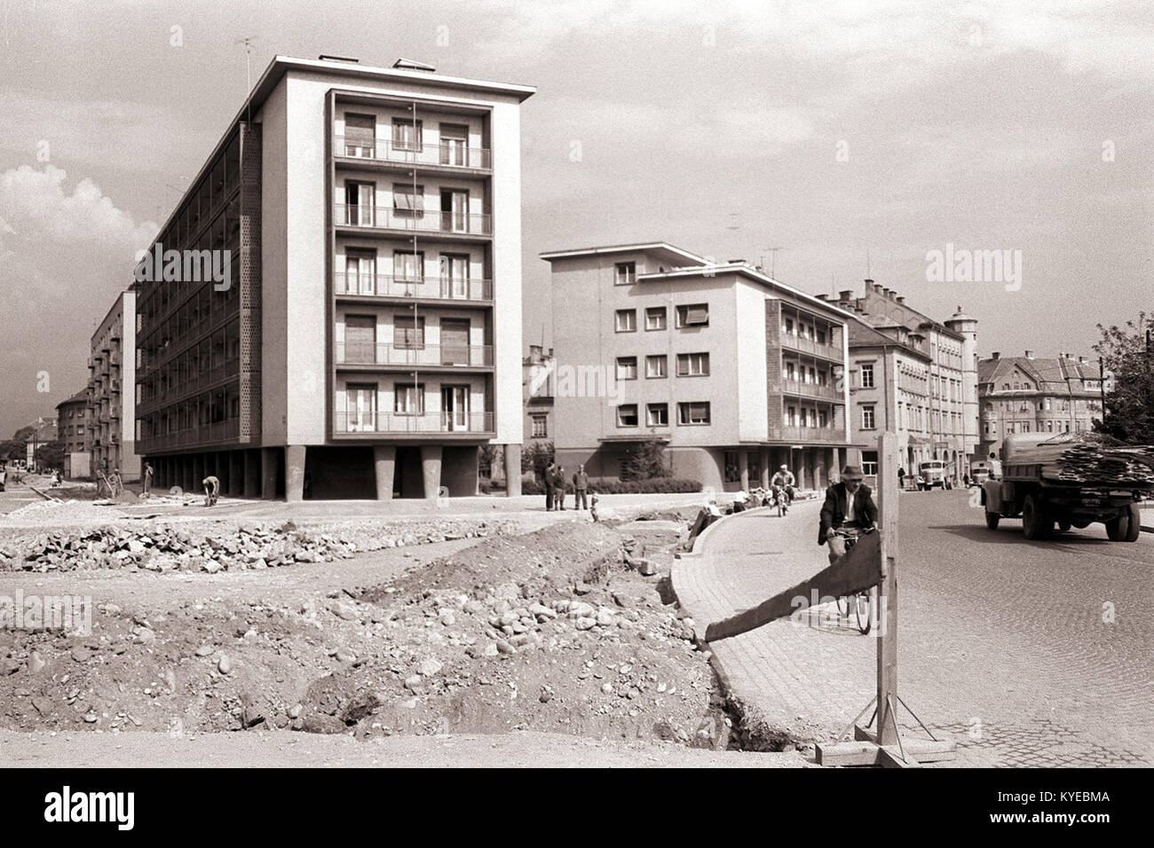 Urejanje Ulice Moše Pijada 1960 (2 Stock Photo - Alamy