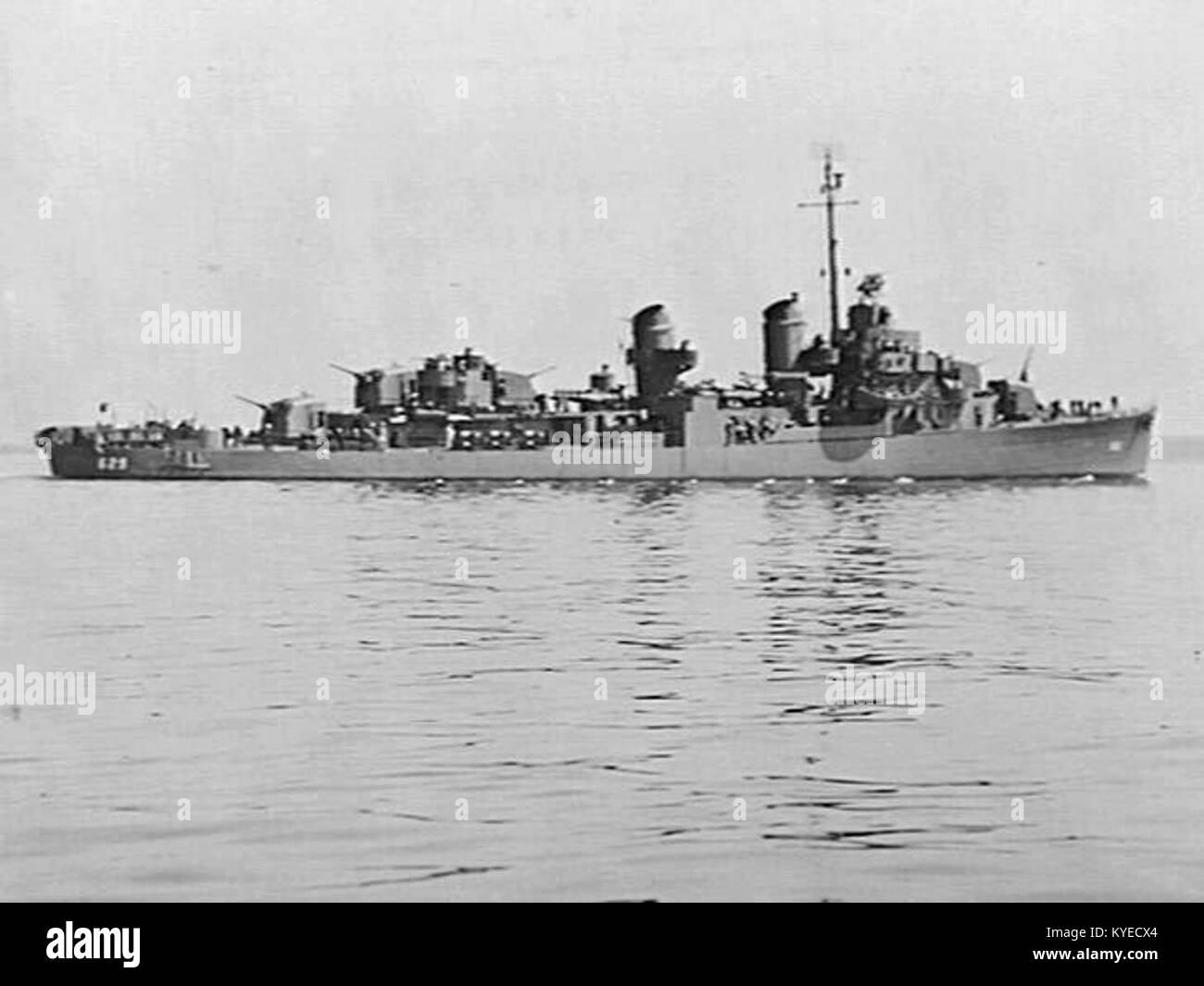 World war ii fletcher class destroyer hi-res stock photography and ...