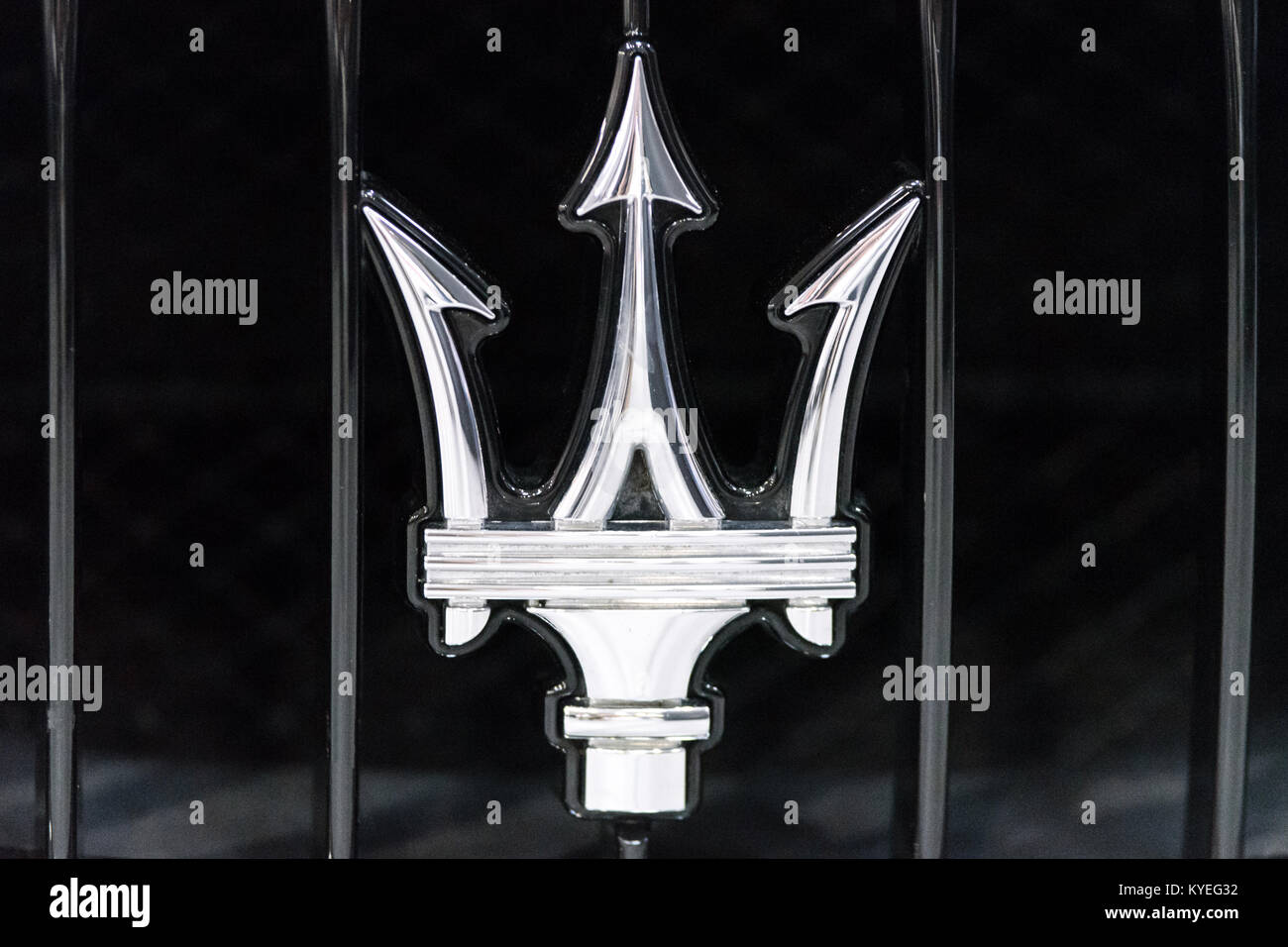 Maserati emblem hi-res stock photography and images - Alamy