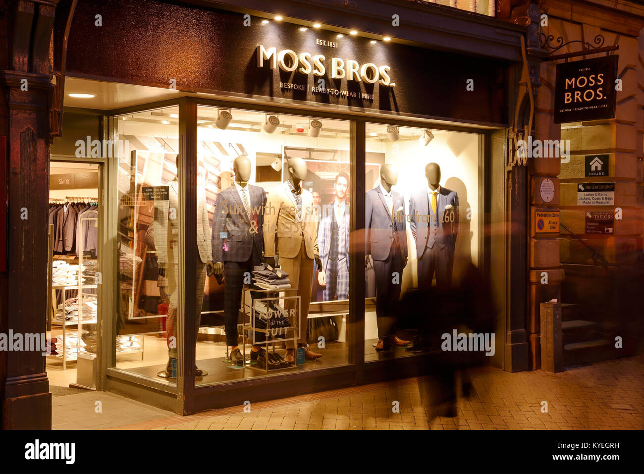 Moss bros suits hi-res stock photography and images - Alamy