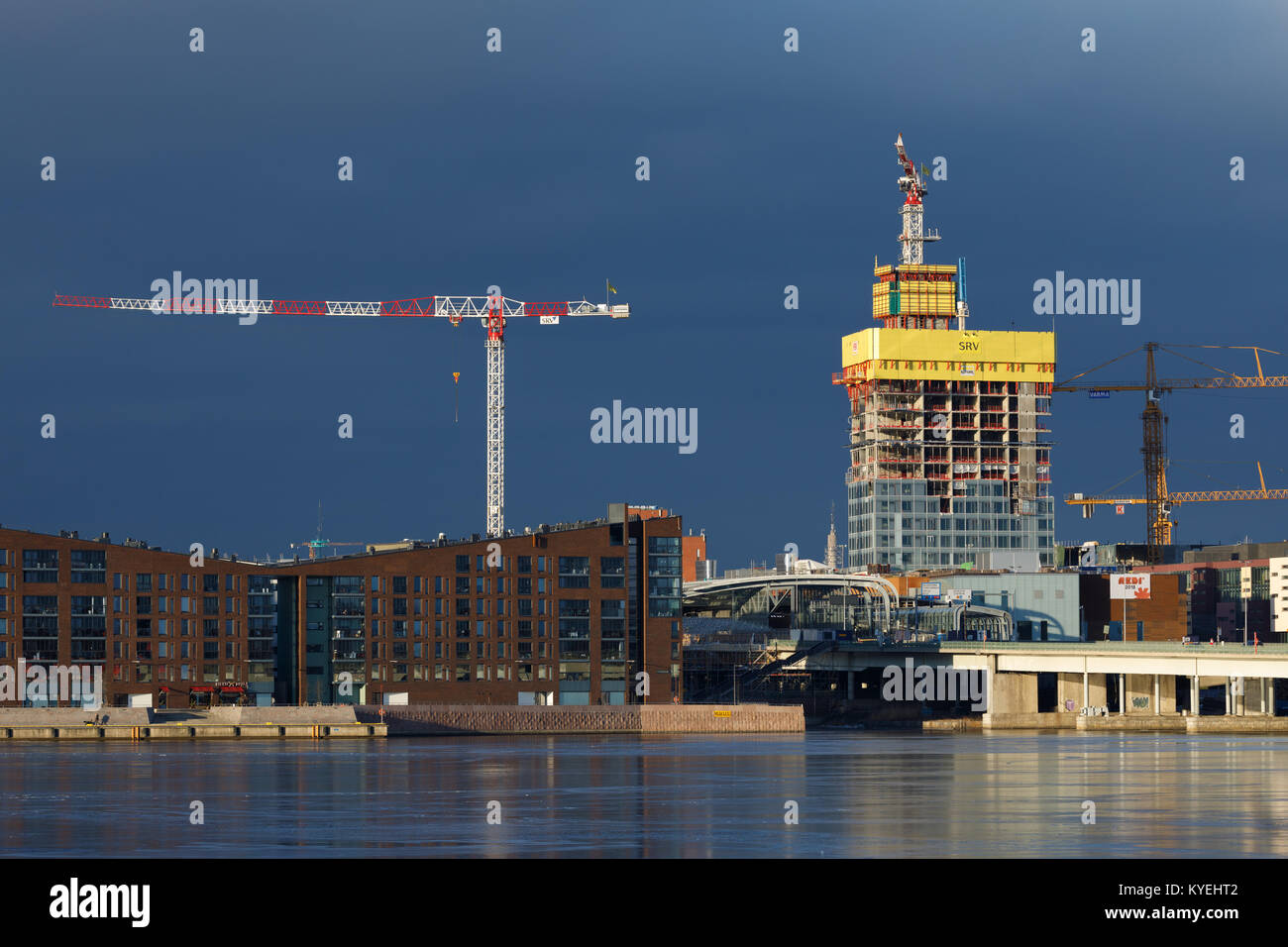 High rise building seaside hi-res stock photography and images - Alamy