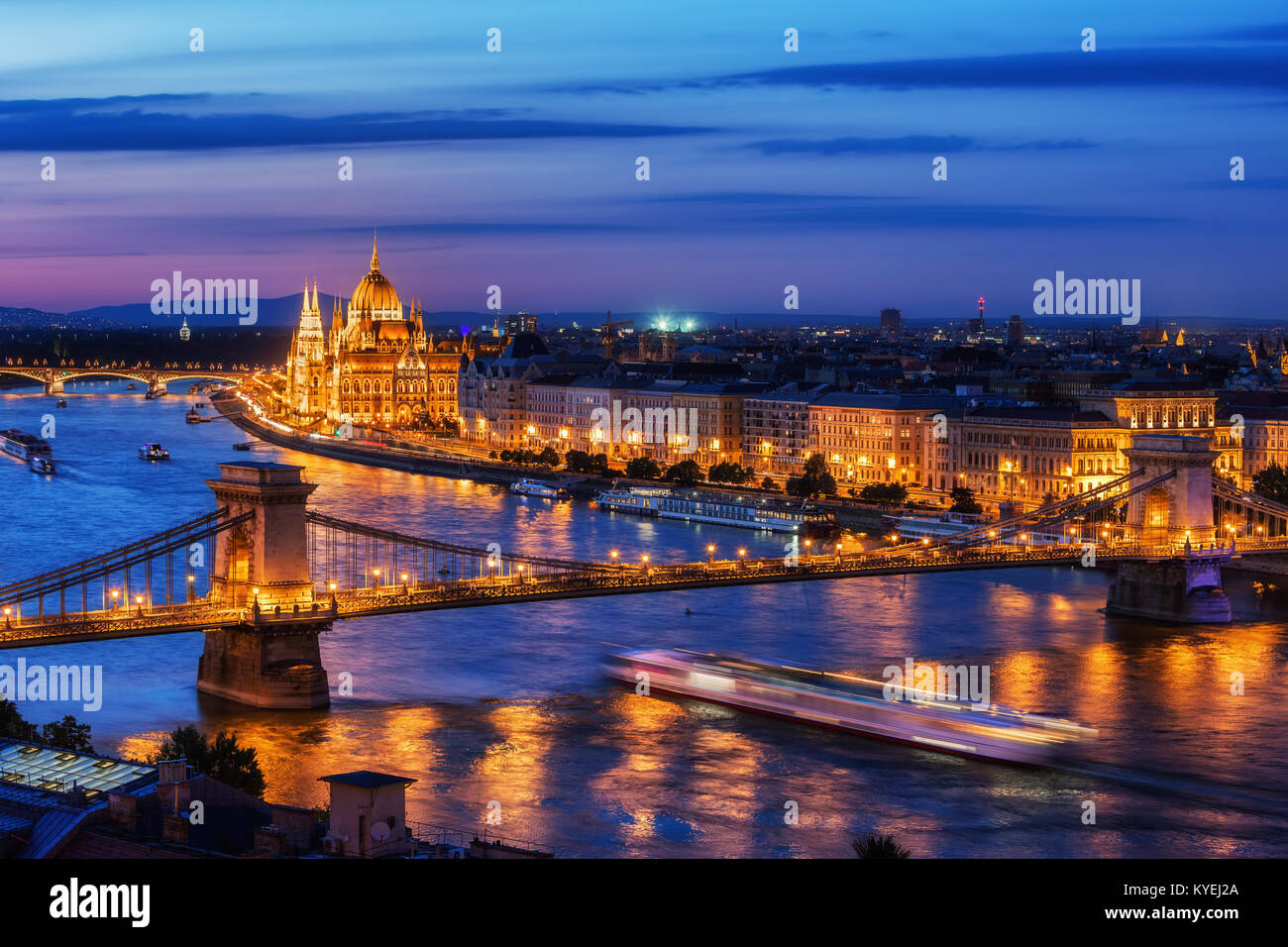 Budapest city at blue hour twilight with illuminated Chain Bridge and ...