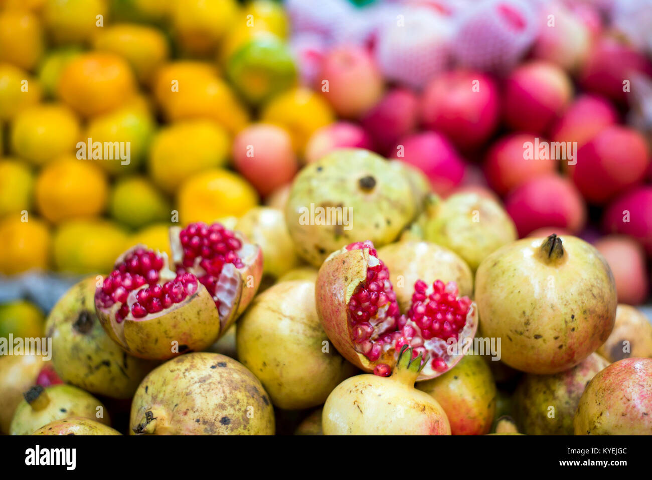 Chinese fruits market hi-res stock photography and images - Alamy