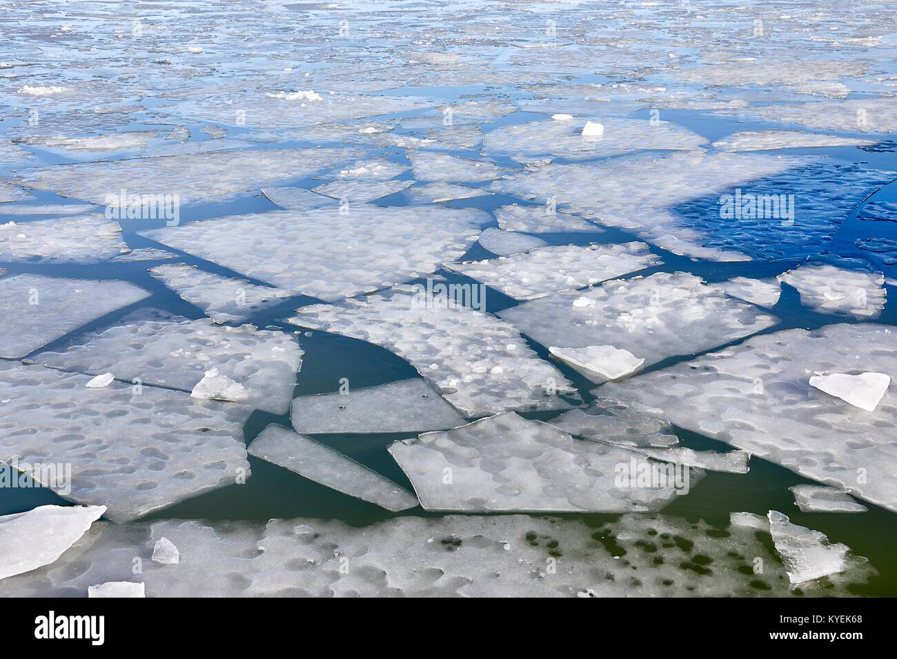 Ice sheet breaking hi-res stock photography and images - Alamy