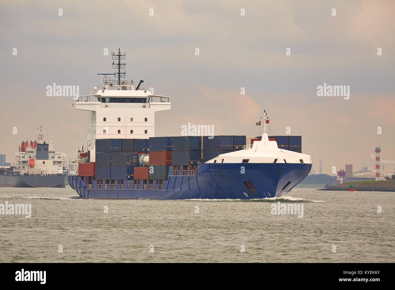 Nieuwe maas channel hi-res stock photography and images - Alamy