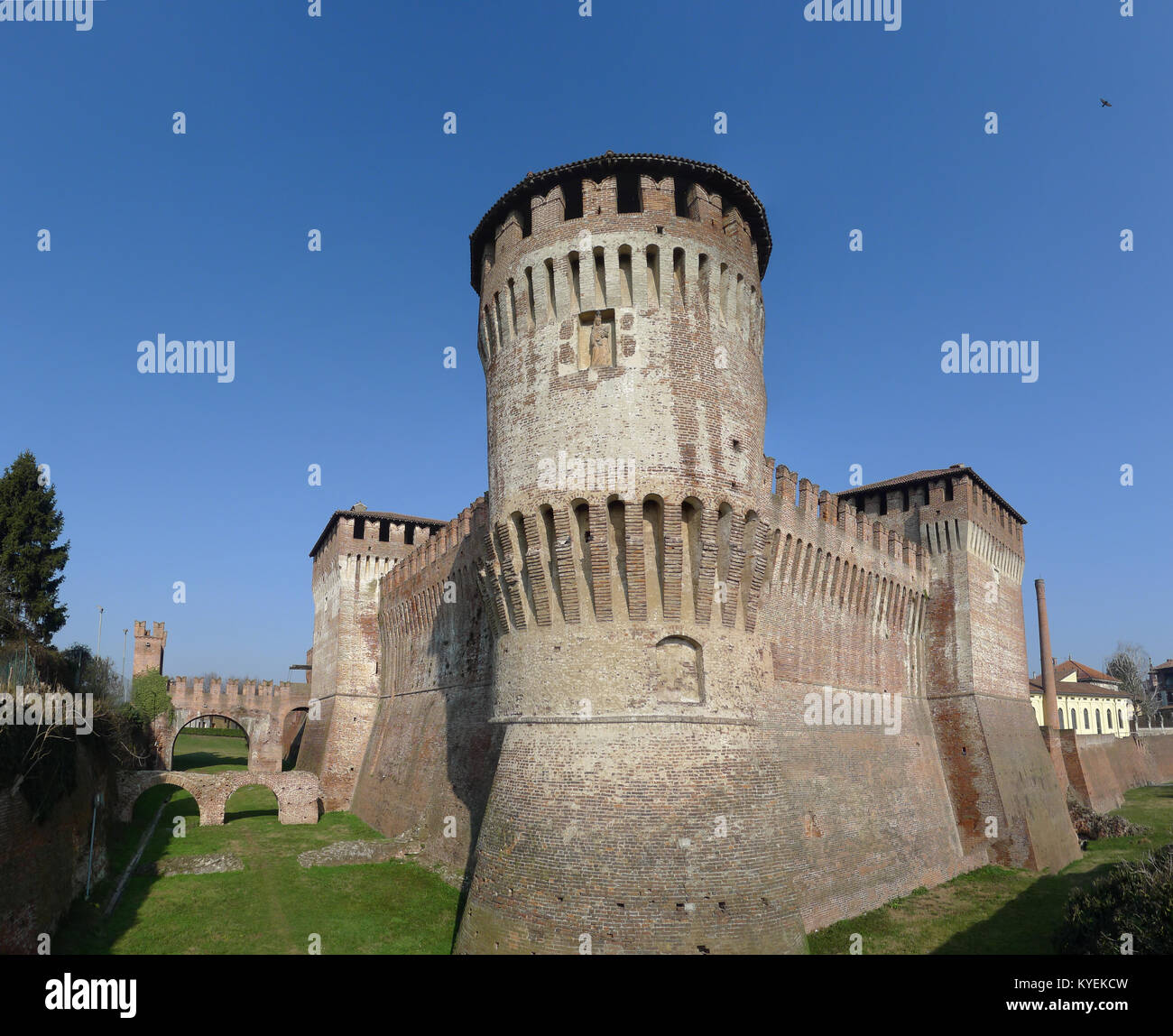 Cremona italy ruins hi-res stock photography and images - Alamy