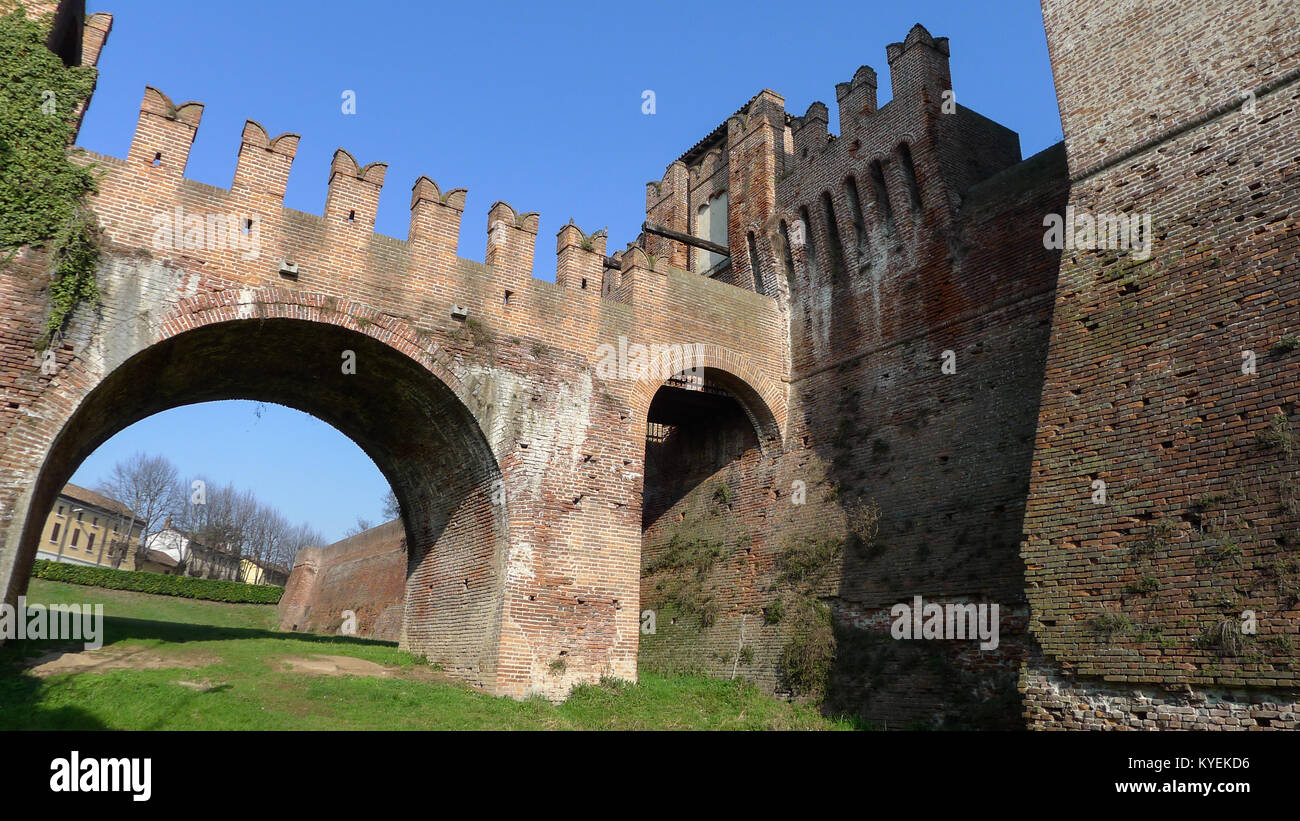 Cremona italy ruins hi-res stock photography and images - Alamy