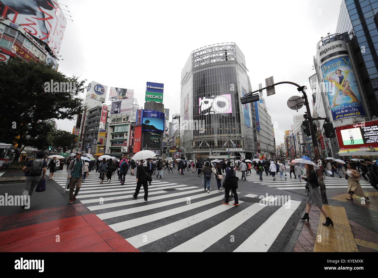 Tokyo people road hi-res stock photography and images - Alamy