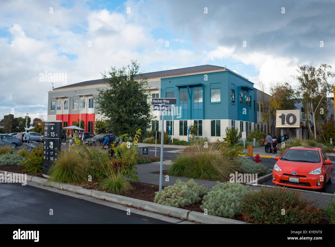 Road sign visible in hi-res stock photography and images - Alamy