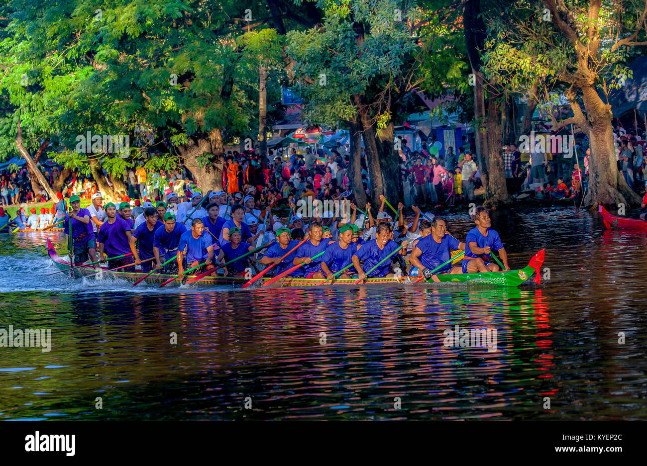 Dragon boat festival race at the Water Festival, Bon Om Touk, on the ...
