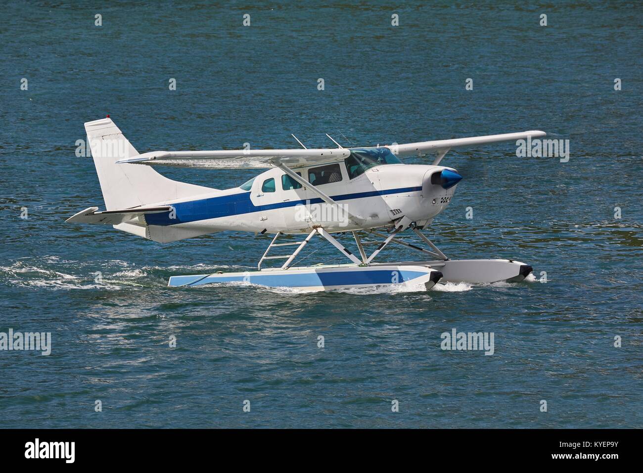Floatplane in dock Stock Photo - Alamy