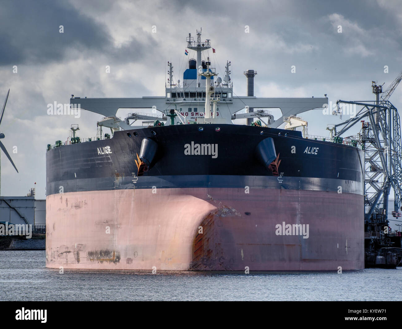 Photograph of the ship Alice, IMO number 9709087, docked at the 5e ...