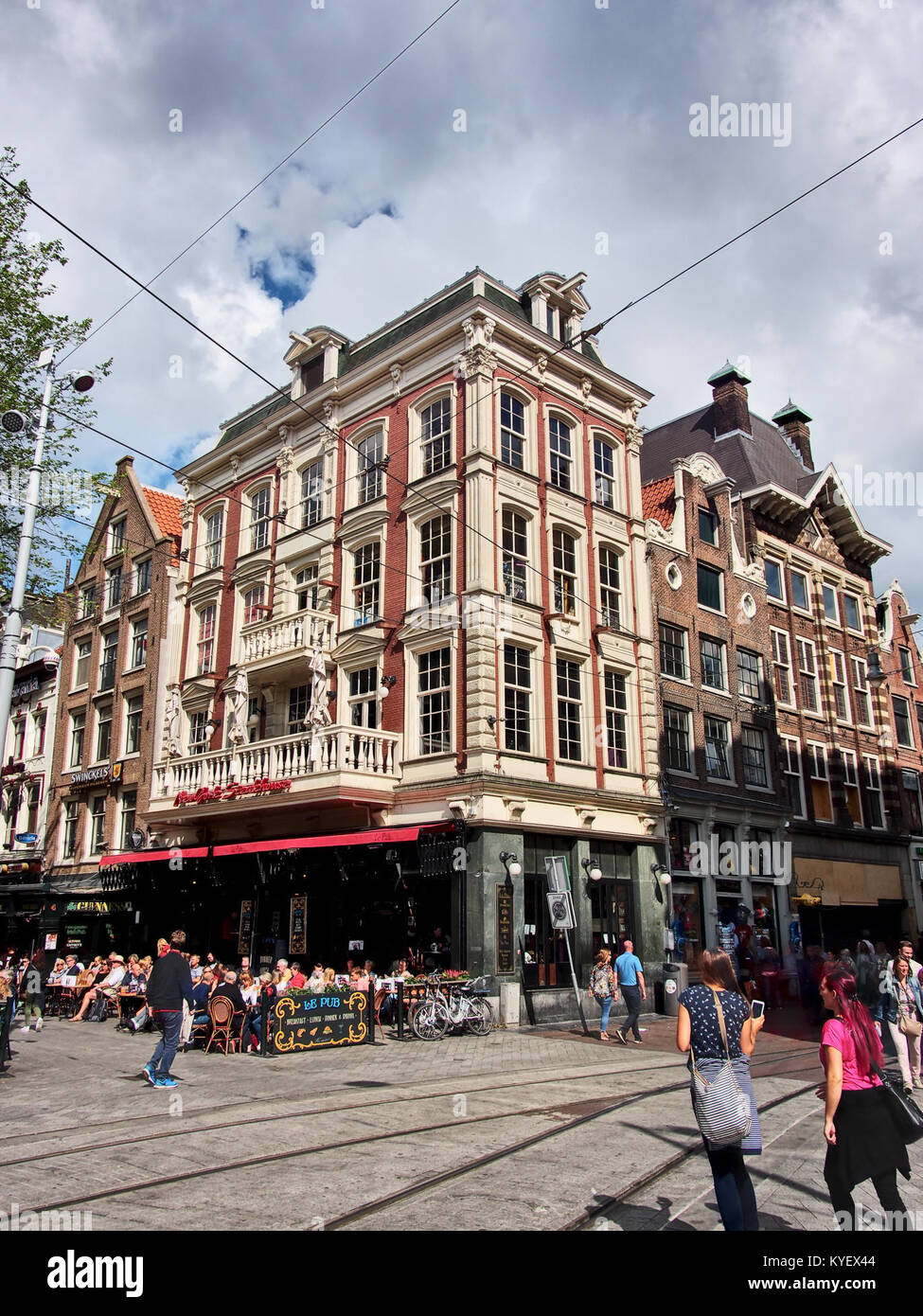 A historical photograph of the corner of Leidseplein and Leidsestraat ...