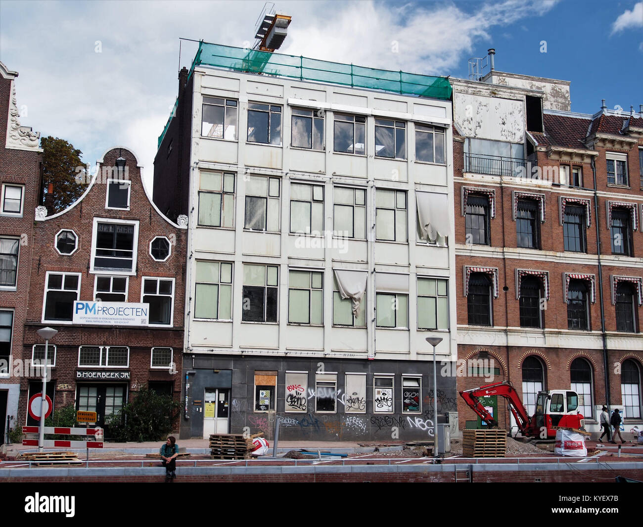 A photograph of Prinsengracht 759, a notable building located along the ...