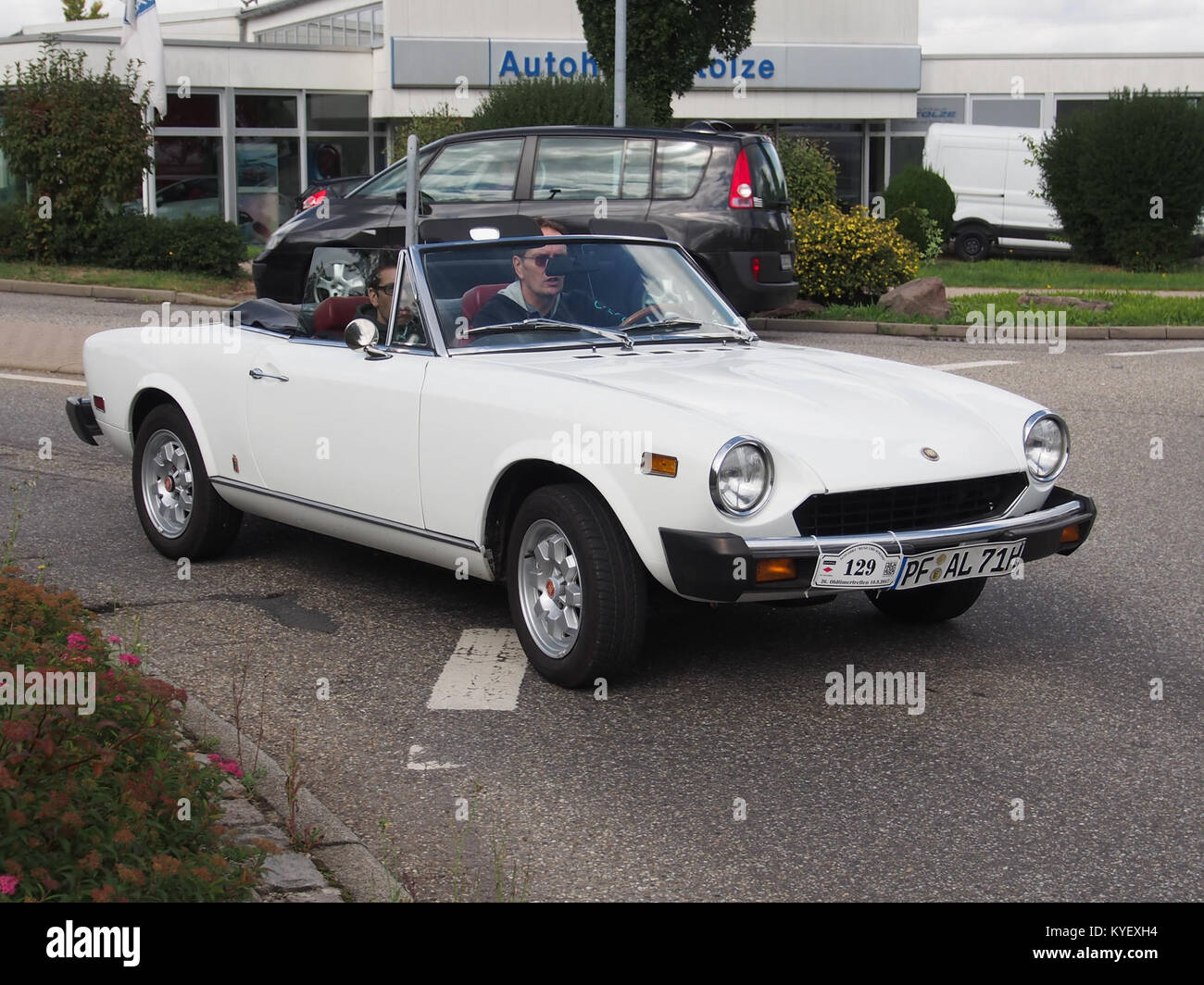The image features a FIAT car during the 'Ausfahrt Rund ums Schloss ...
