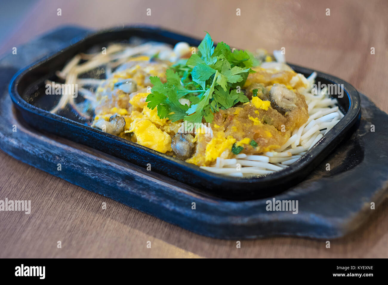 Hot pan hi-res stock photography and images - Alamy