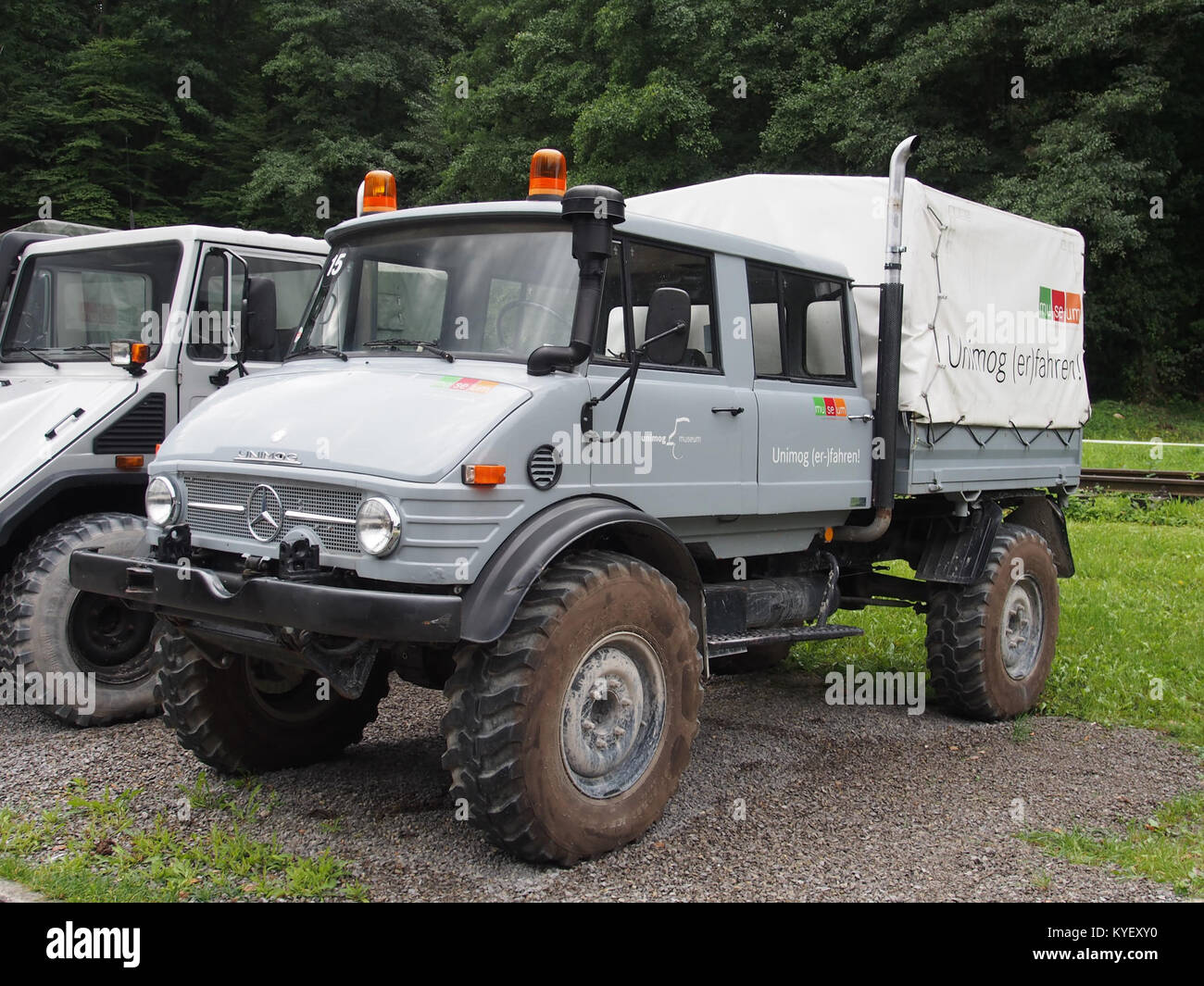 The Unimog U4000, equipped with a 4-cylinder turbo diesel engine ...