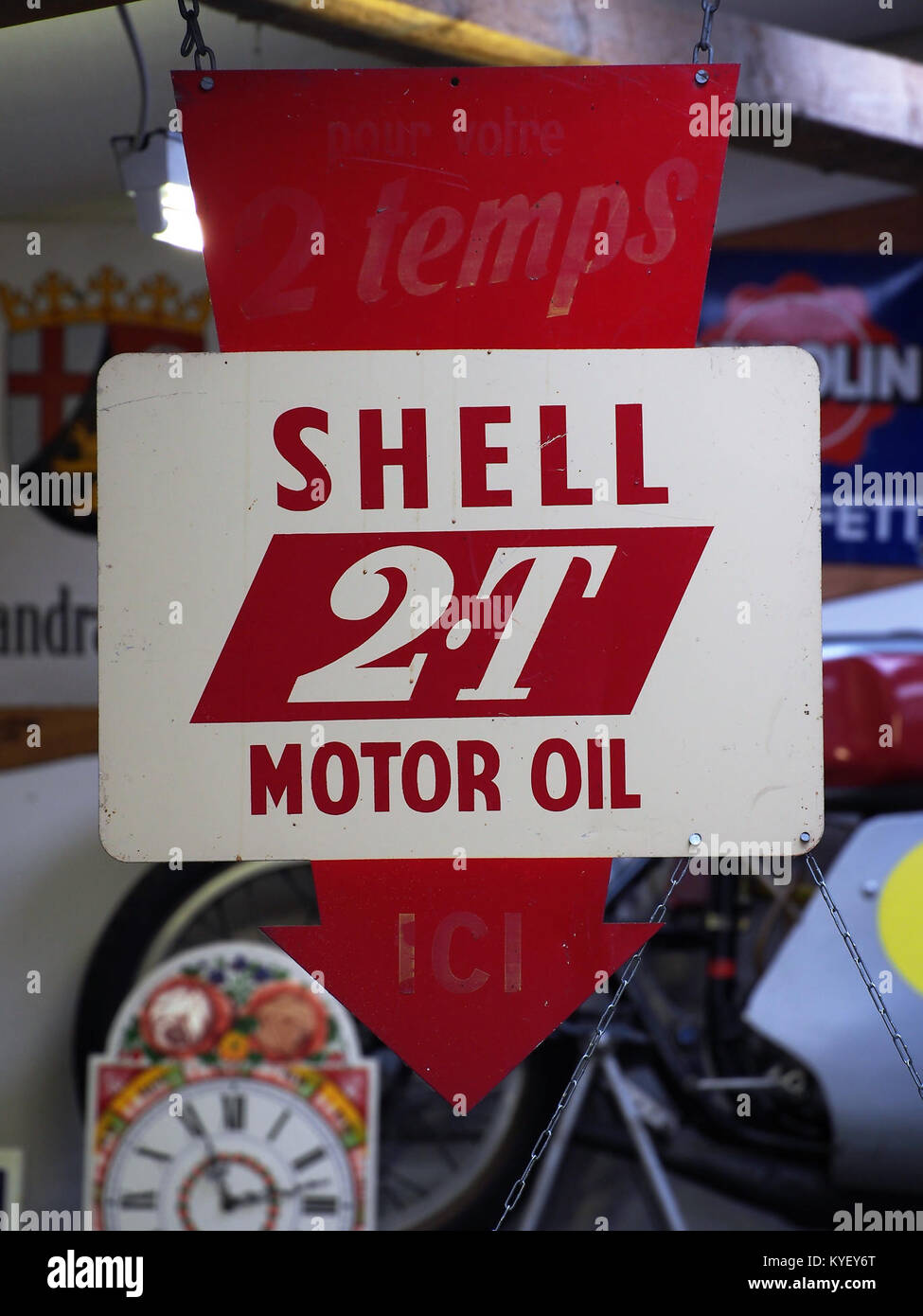 Shell 2T Motor Oil, Emaille Werbung Schild, Fahrzeugmuseum Marxzell ...