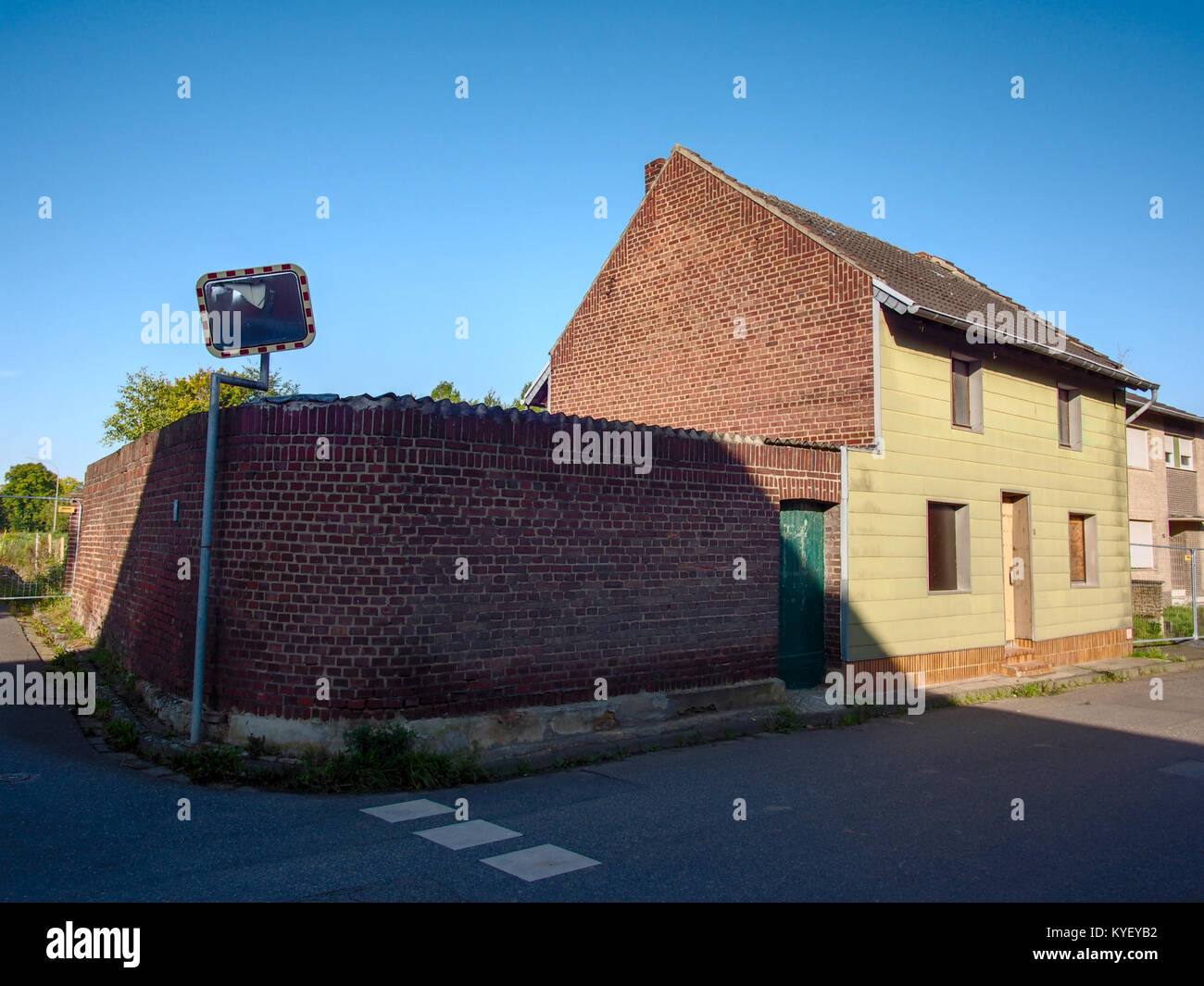 A photograph of Jackeratherstrasse in Immerath, Erkelenz, showcasing ...