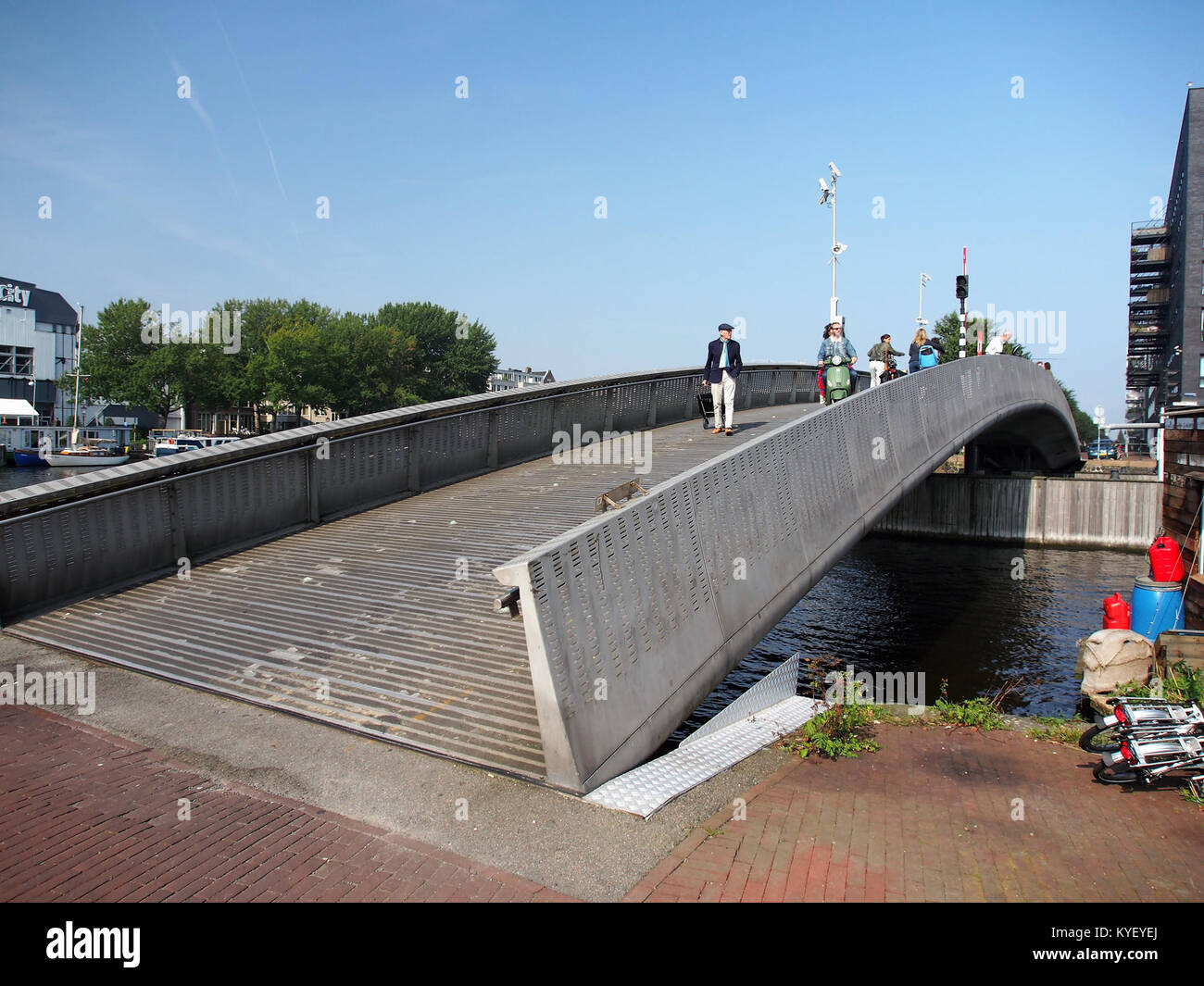 A photograph of the Han Lammersbrug bridge in the Westerdoksplein ...