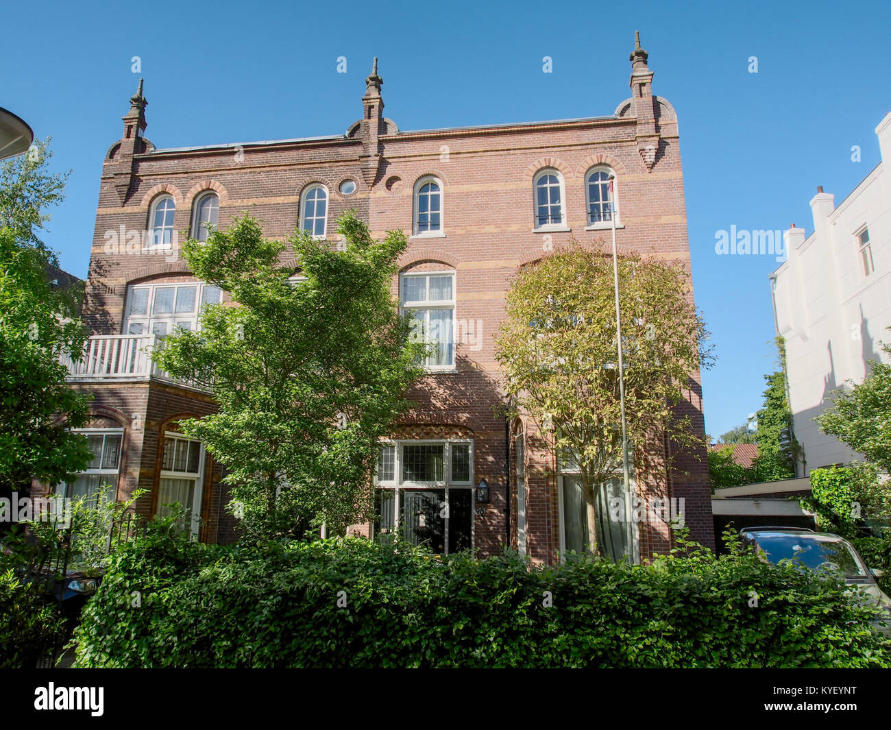 A photograph of Middenweg 98-100, capturing the architectural design ...