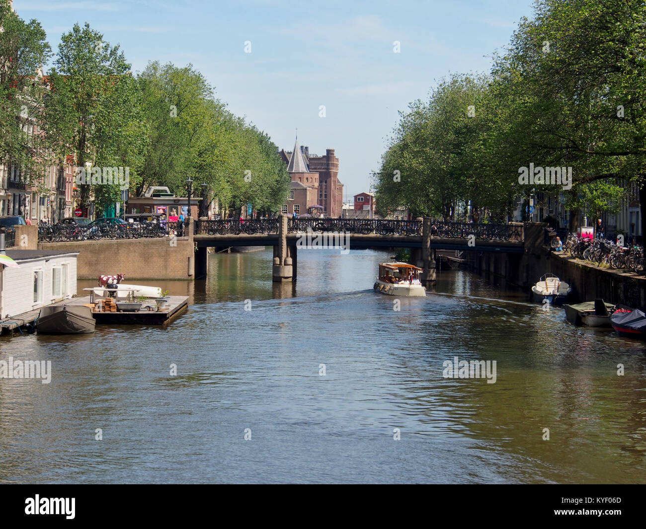 A photograph of the Bantammerbrug bridge over the Geldersekade in ...