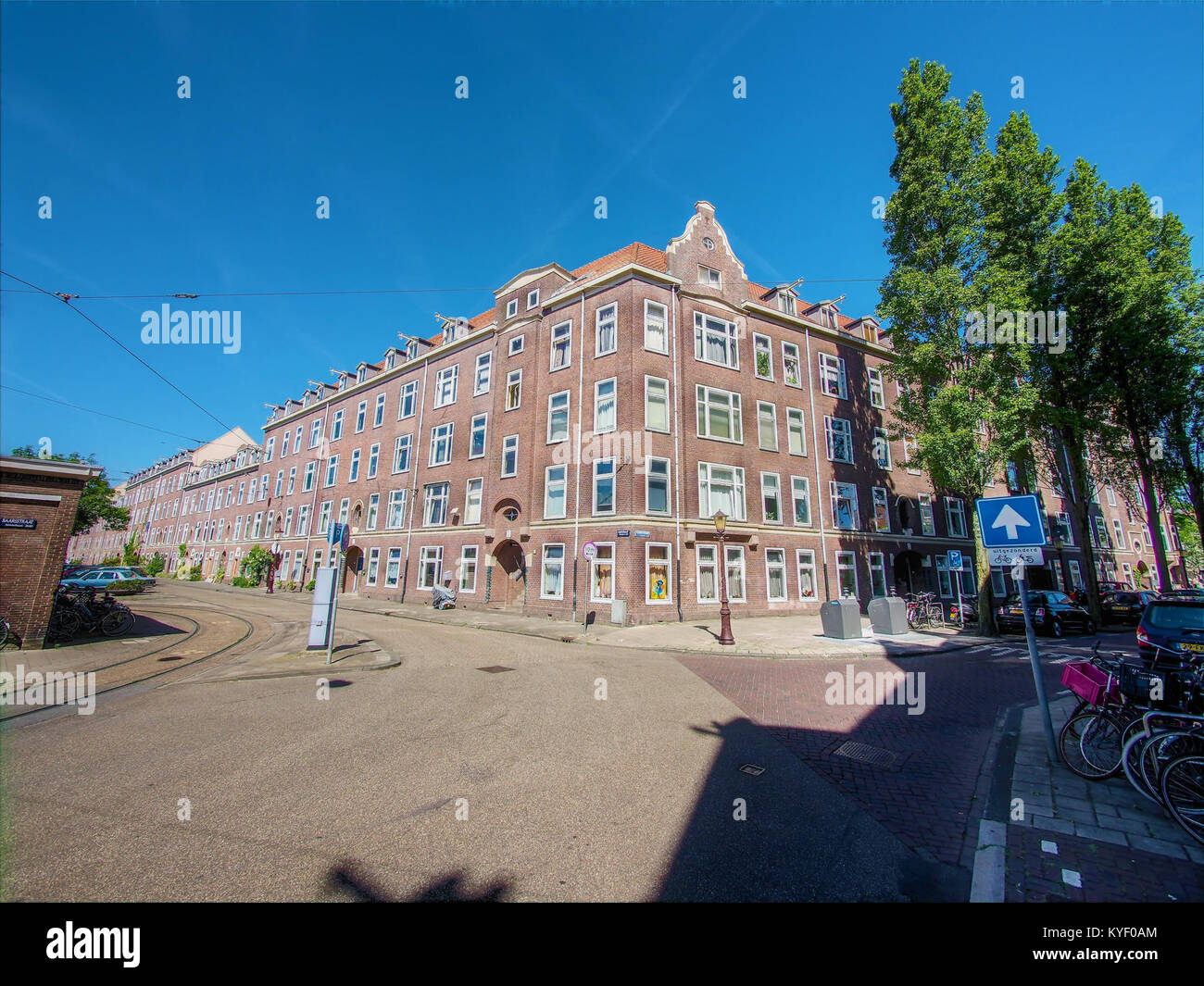 A historical photograph of the intersection of Vlietstraat and ...
