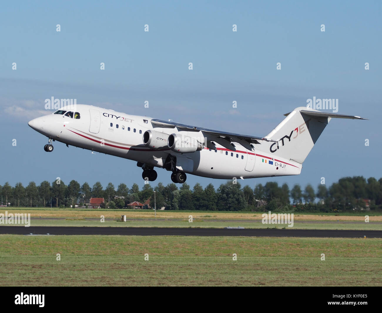 Photograph of EI-RJY, a British Aerospace Avro RJ85 aircraft operated ...